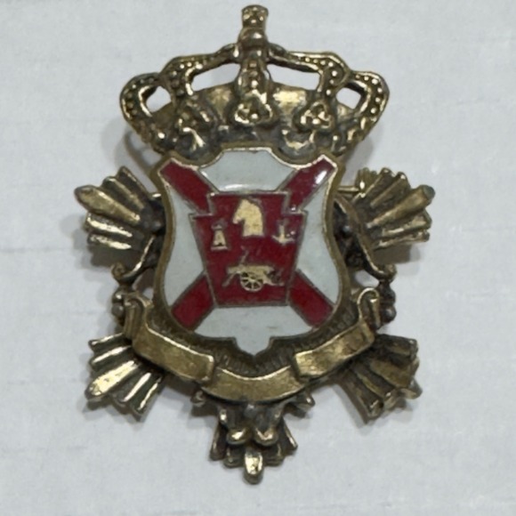 Coro | Jewelry | Vtg Coro 94s Red Heraldic Shield Brooch White Enamel ...